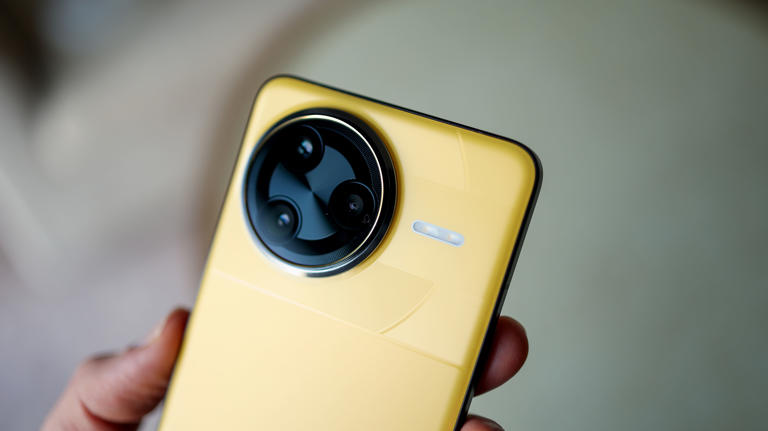 Why I’d rather shoot with a camera phone than a cheap compact camera in ...