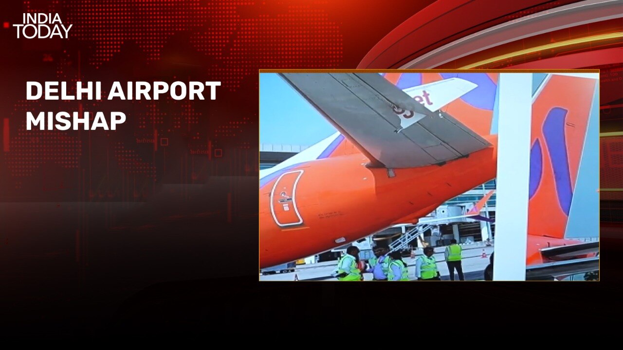 SpiceJet plane hits stationary Akasa Air plane at Delhi airport