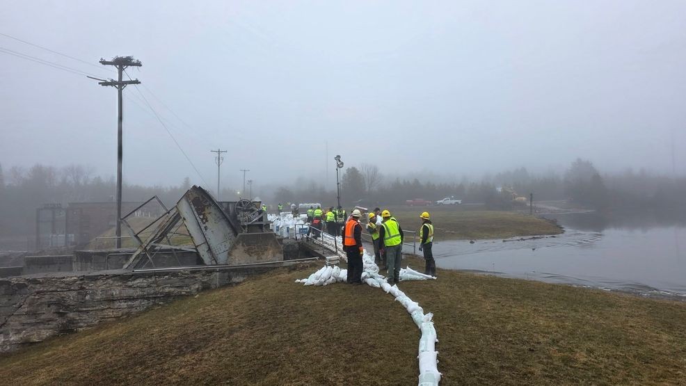 Emergency overflow of spill gate at Kleber Dam in Cheboygan County