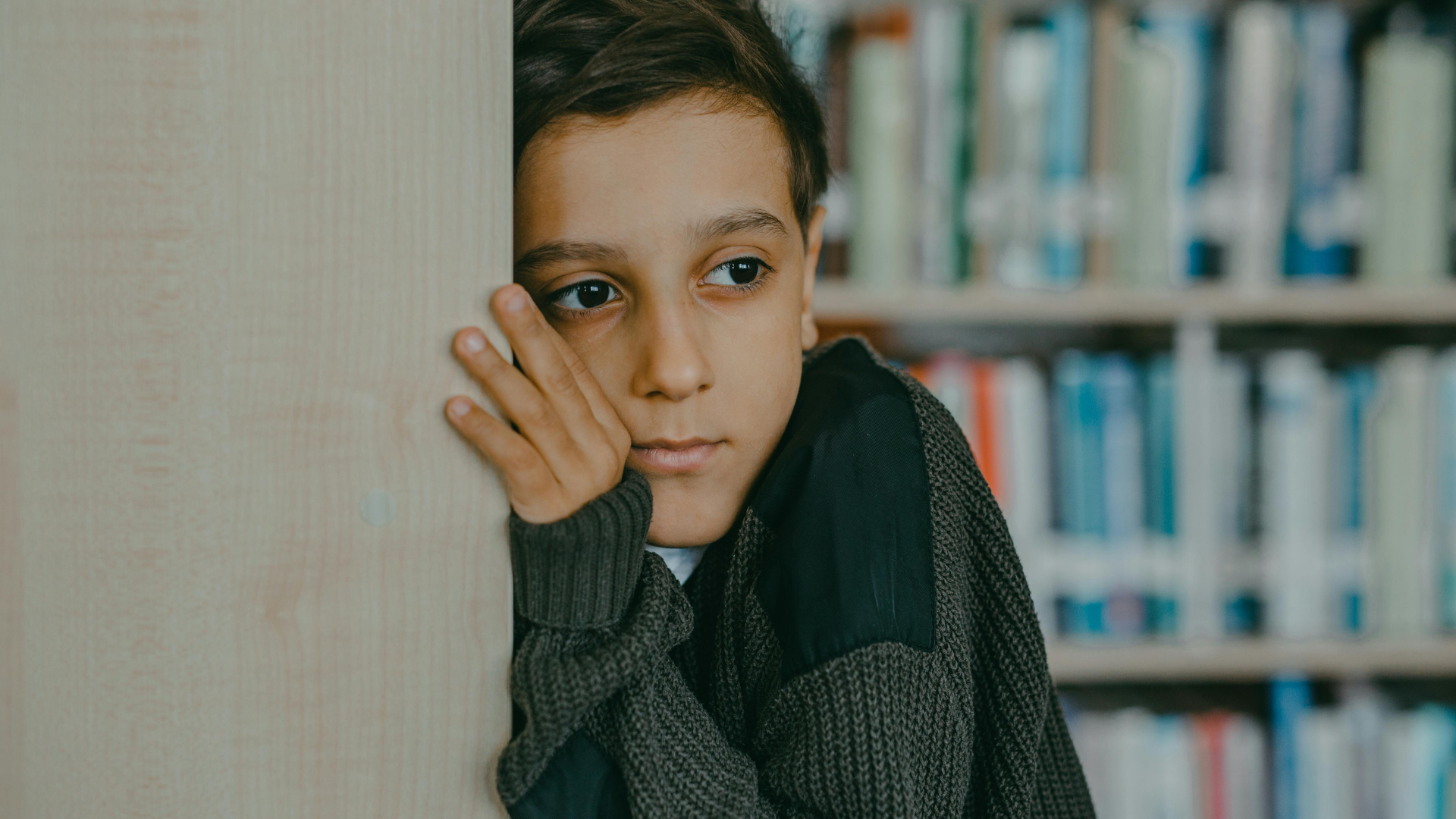 10 signs you were the golden child & 10 you were the black sheep