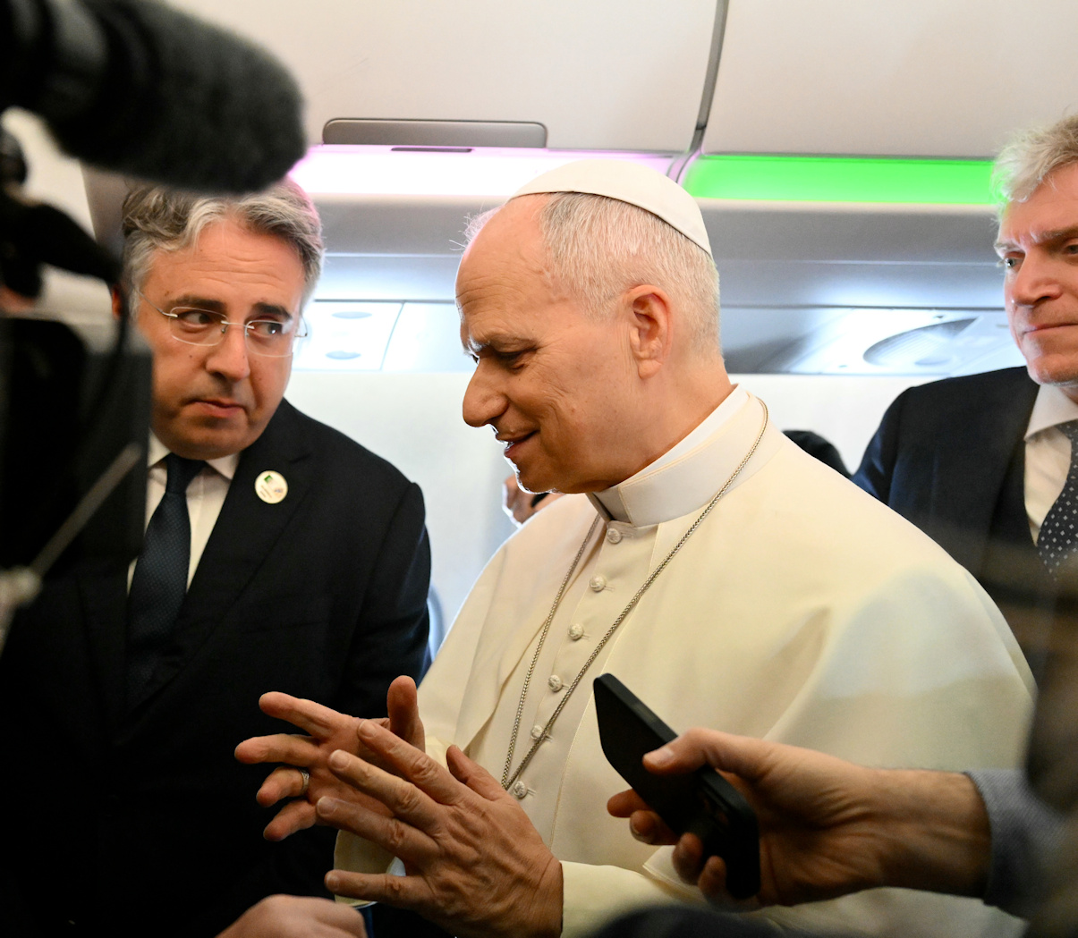 A dispatch from inside the Vatican bubble during exchange between Pope ...