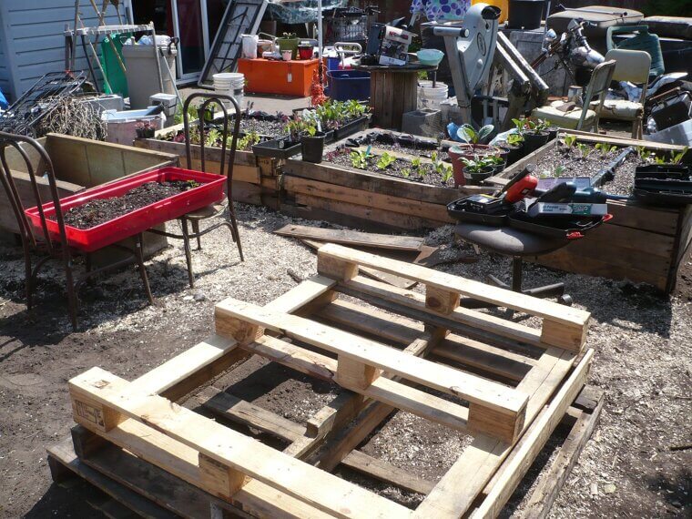 Backyard garden ideas made from things most people throw away
