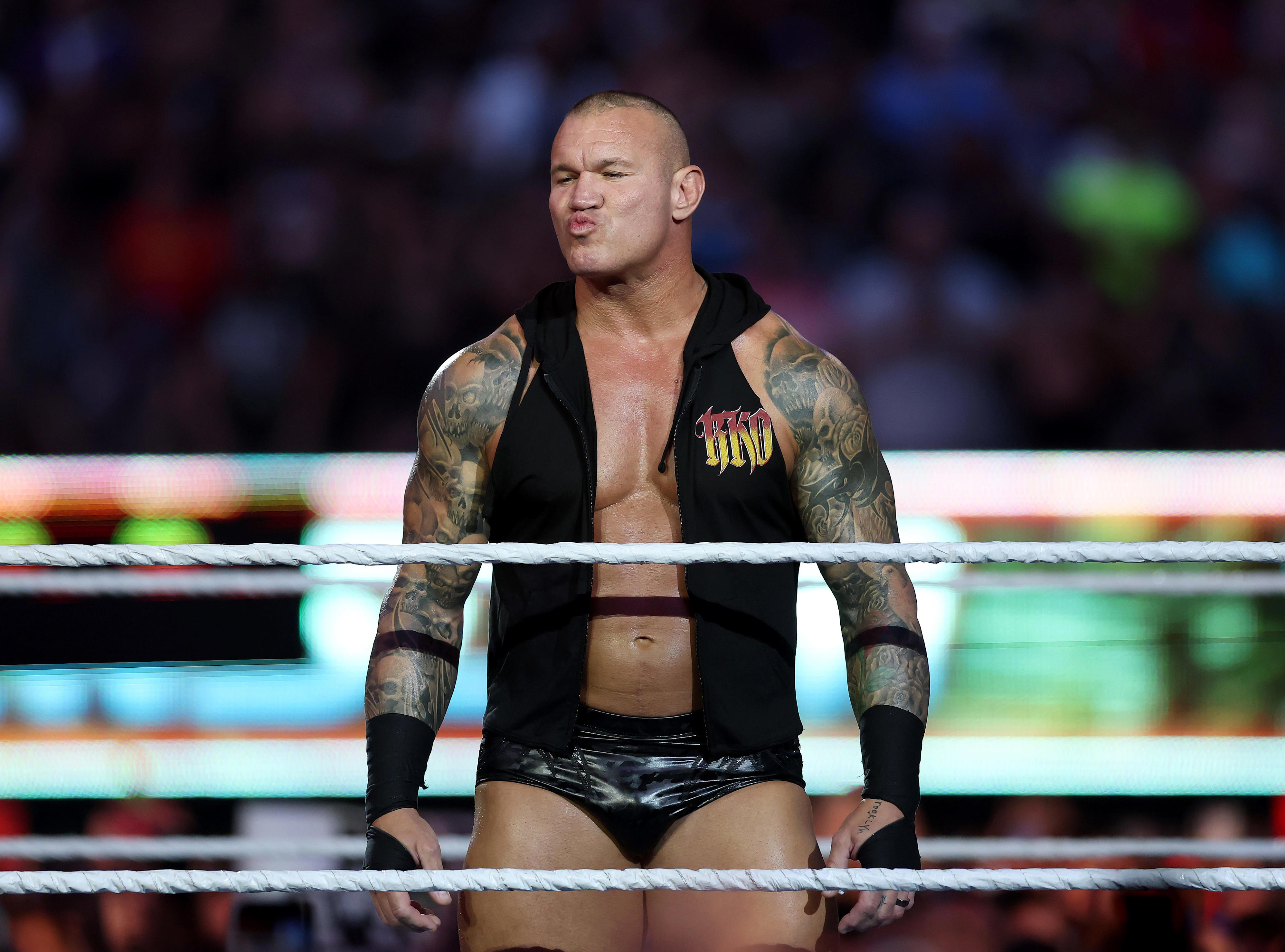 Friday night SmackDown tonight. What time is SmackDown on tonight