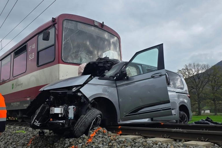 Arsenal legend Alex Manninger dies as car hit by train in horror accident