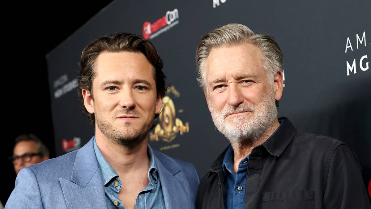 Bill Pullman and his lookalike son work the red carpet together and ...