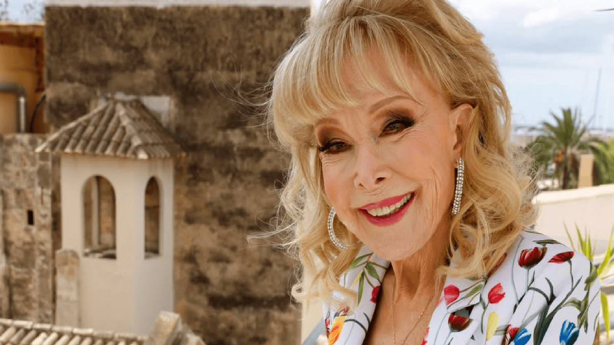 3 reasons Barbara Eden at 94 looks ageless in rare new photo with husband