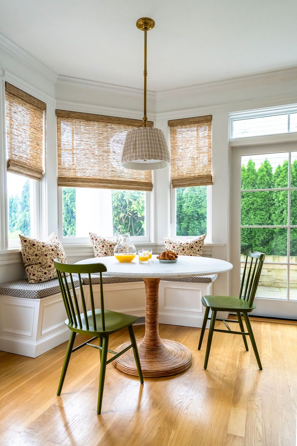 17 small dining room ideas that serve a crowd