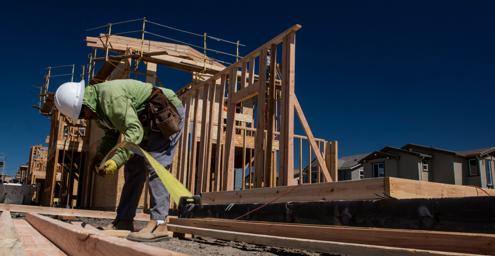 Why wooden houses are popular in the US, even in tornado zones