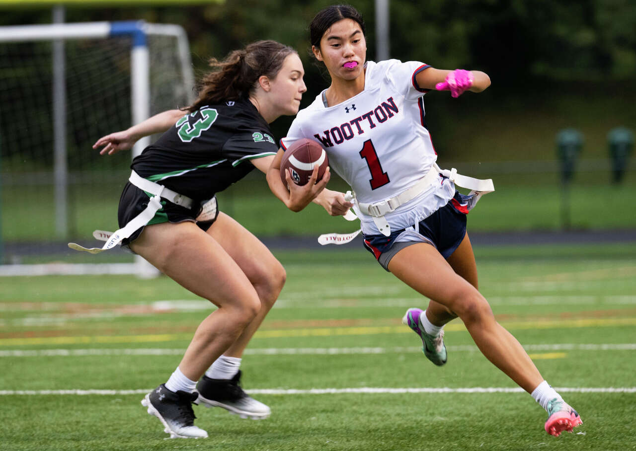 Houston Texans, Dallas Cowboys team up to throw first-ever girls flag ...