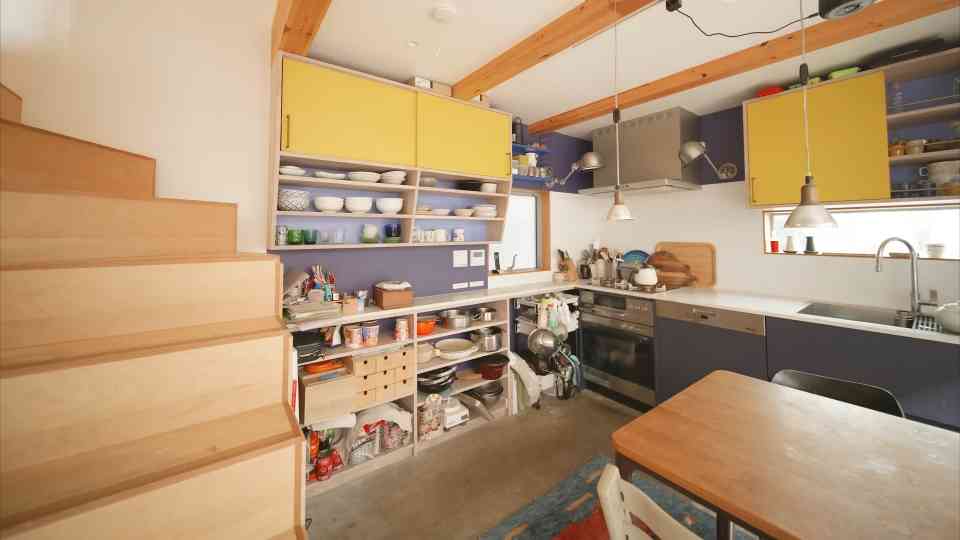 This Tokyo family lives in a house with almost no walls... here's how