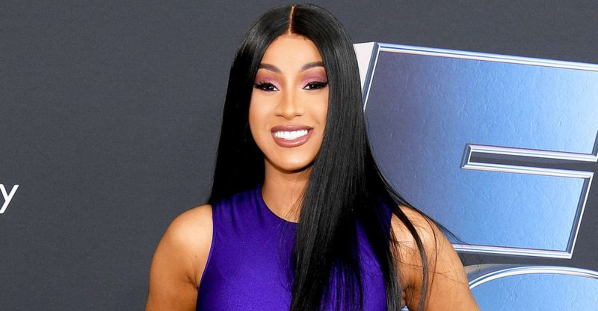 These 14 stars transformed their smiles using dentures or veneers
