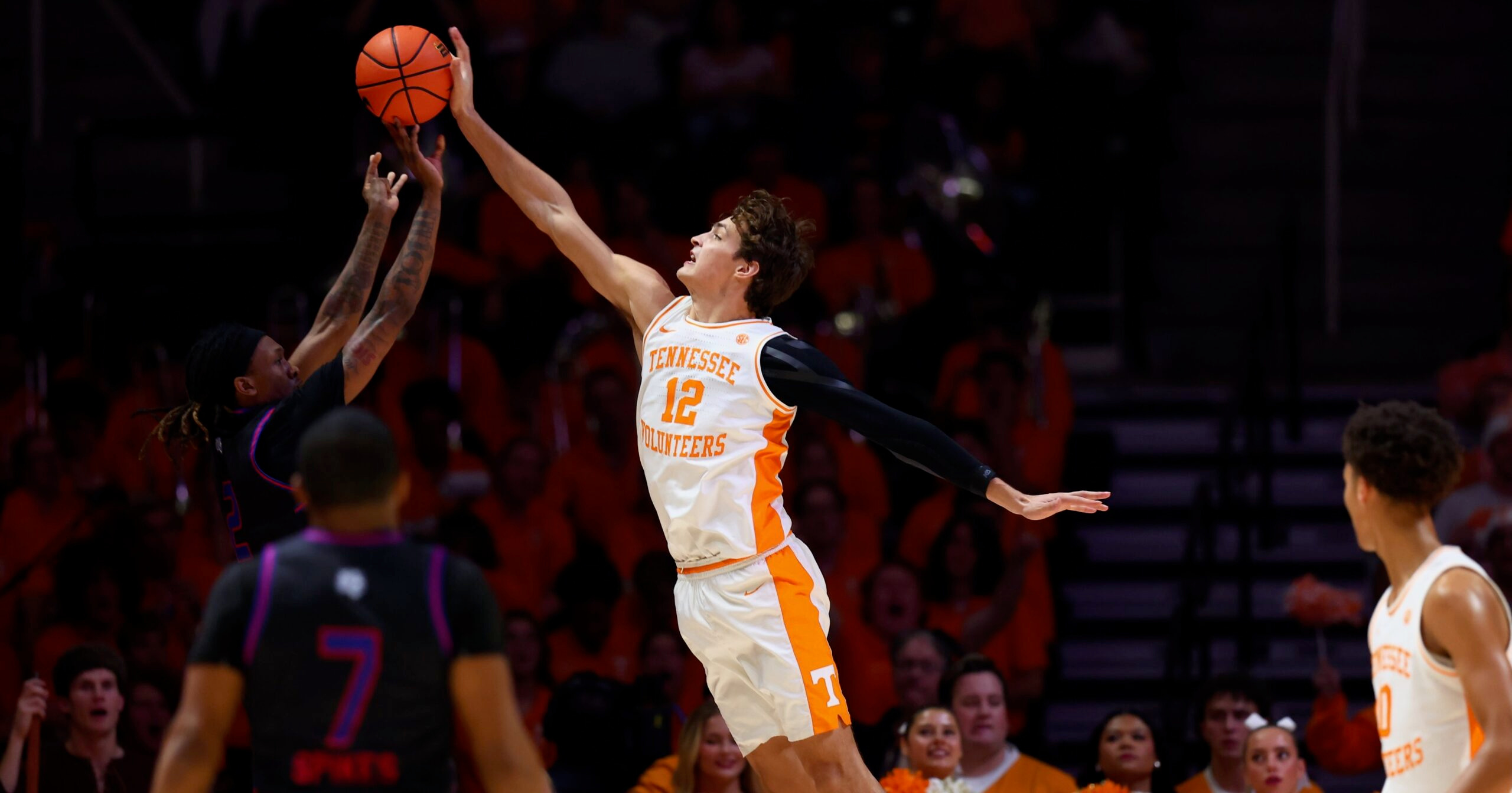 Cade Phillips transferring to Texas A&M from Tennessee basketball