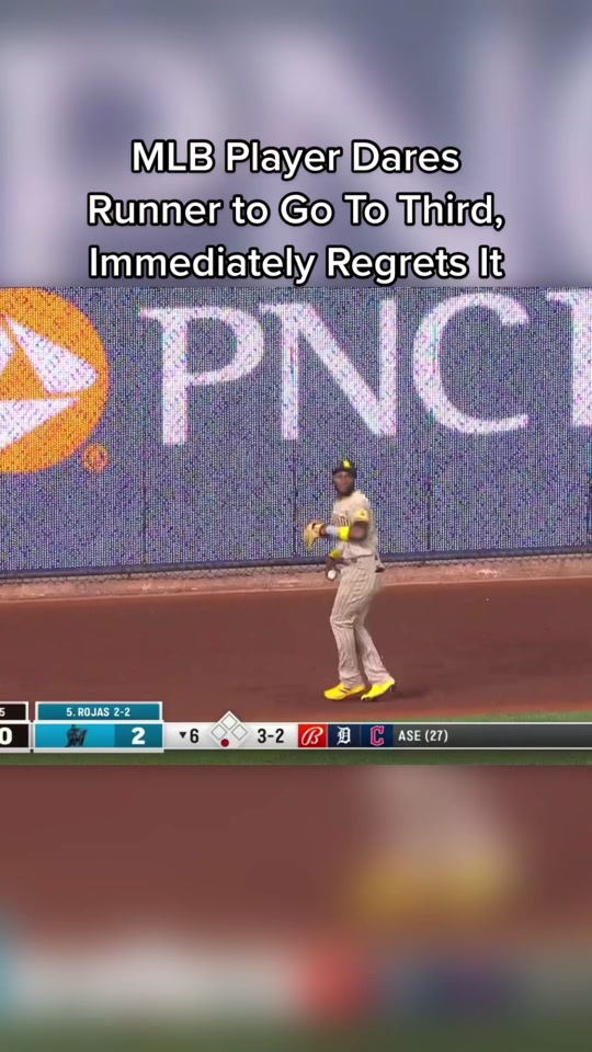 What was bro thinking 💀 #MLB #baseball #mlbtiktok #baseballtiktok #ba...