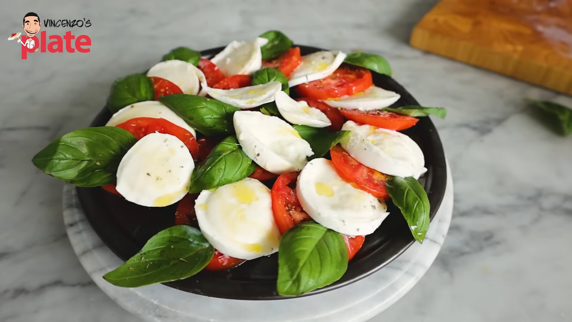 Easy caprese salad recipe with fresh mozzarella and tomatoes