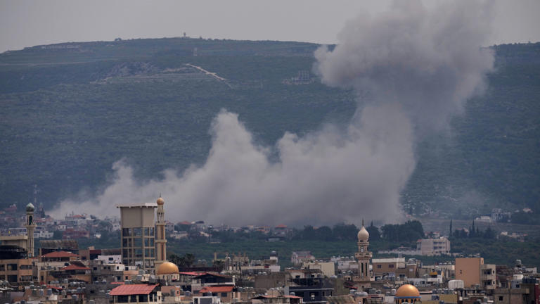 Lebanese president refuses to speak to Israeli prime minister