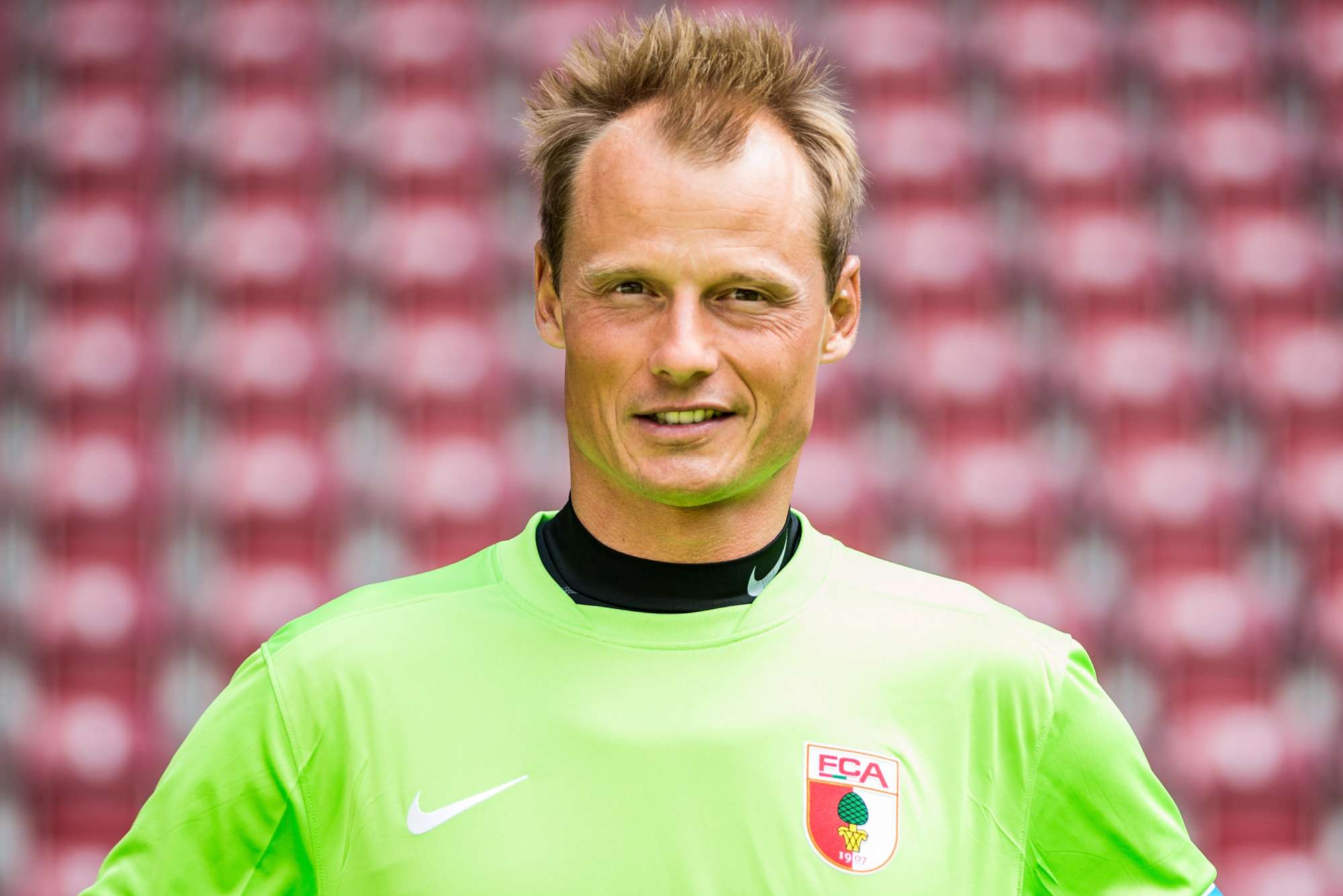 Former Arsenal Star Alex Manninger Dies at 48 After His Car His Hit by ...