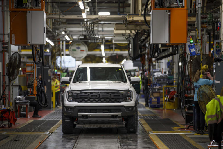Trump said tariffs hit foreign countries, but the refund checks are ...