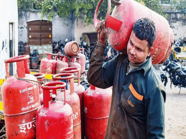 LPG refill made easy: Book cylinder via WhatsApp, SMS or call for HP ...