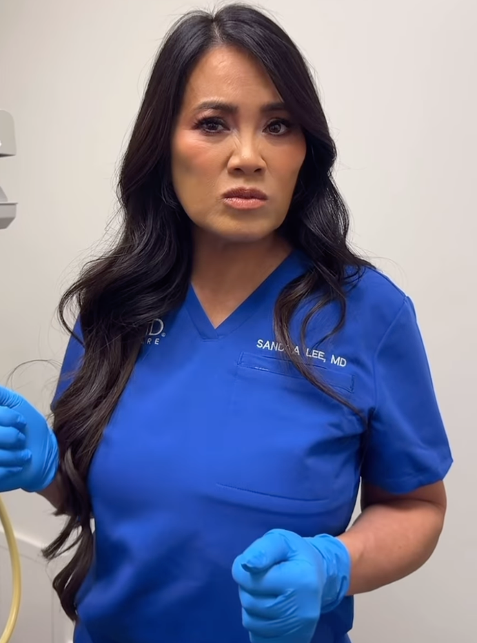 Dr. Pimple Popper Sandra Lee feared she’d never do surgery again after ...