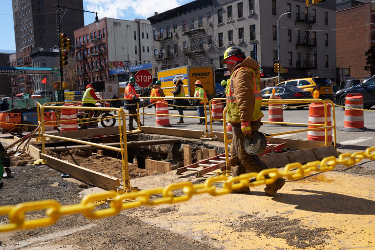 Trump restarts funds for NYC Second Avenue subway extension