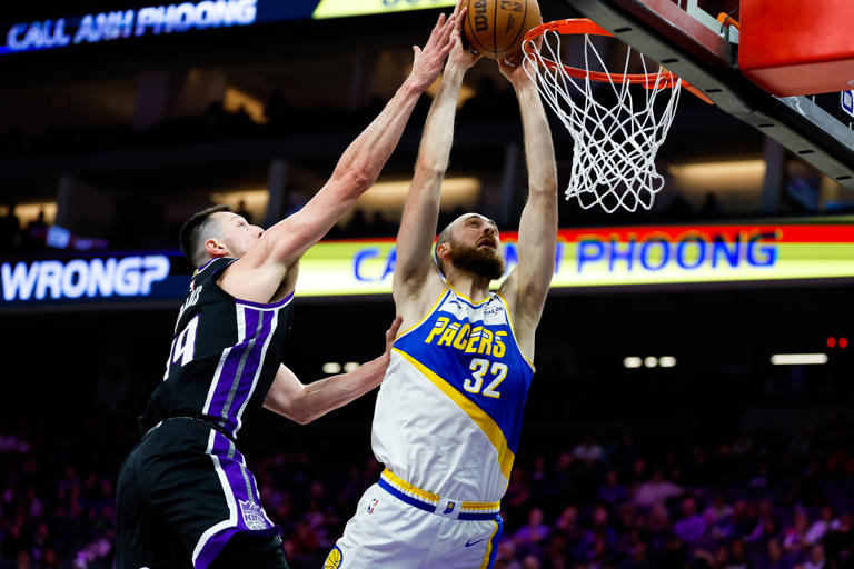 Kings complete stunning 20-point comeback behind Carter’s career night ...