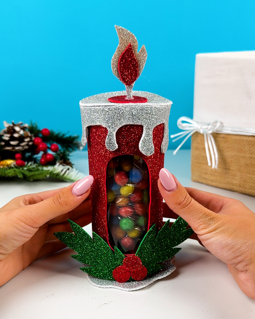 Create a sweet candle centerpiece for Christmas 🎄🍬