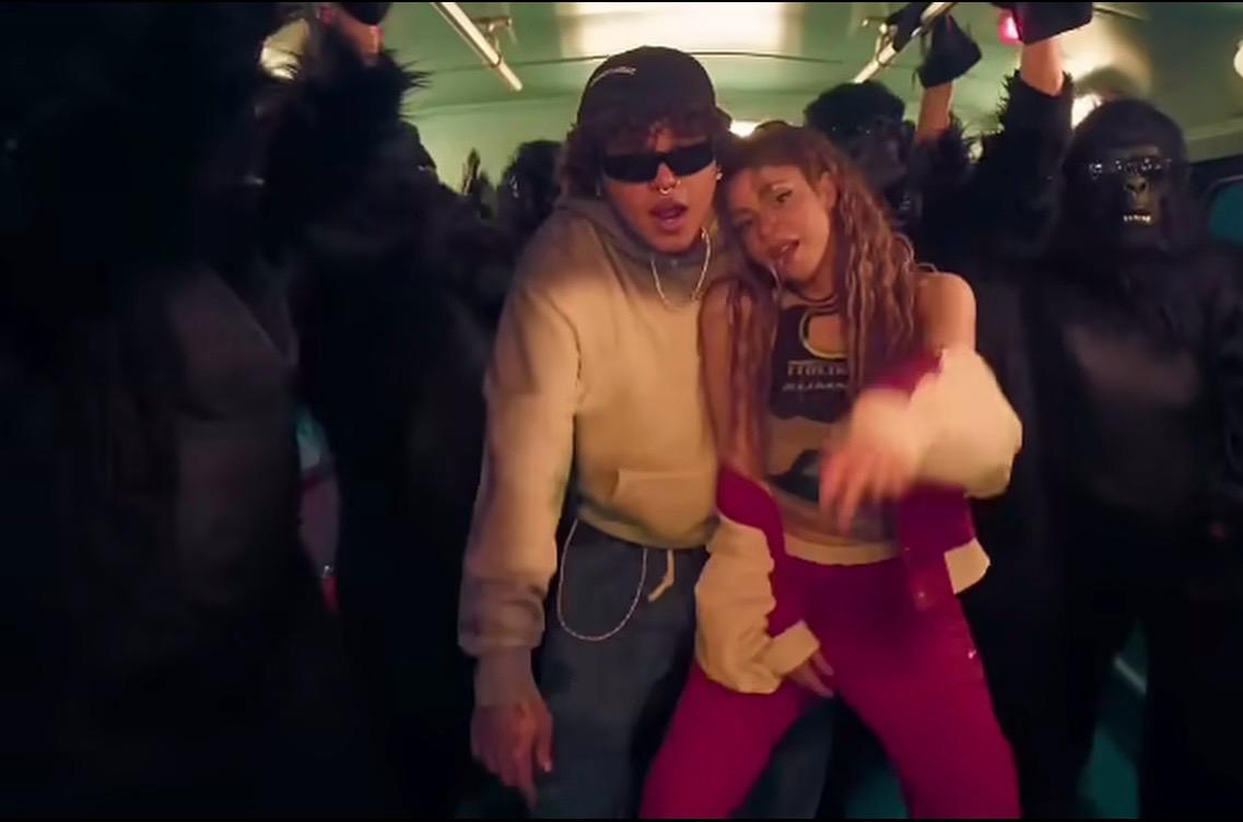 Shakira estrena el video oficial de “Algo tú” con Beéle tras éxito en ...