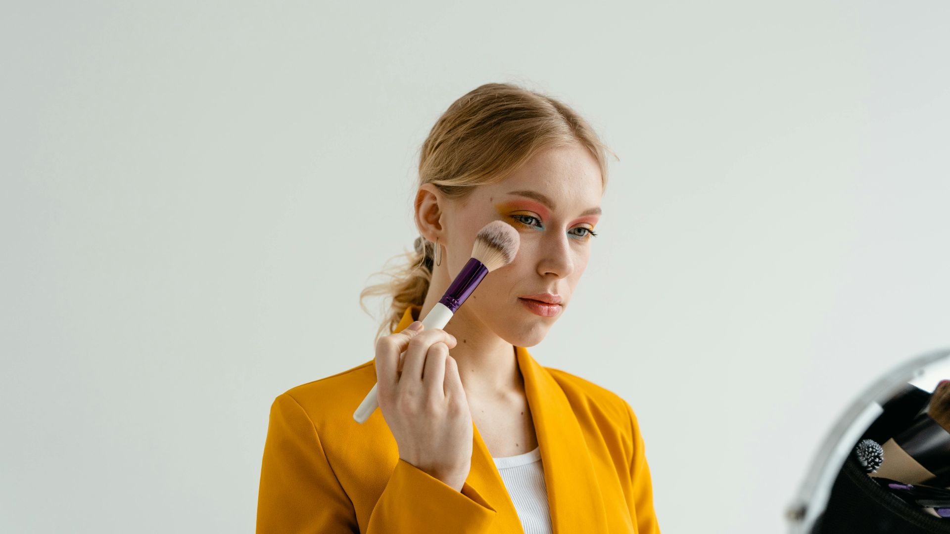 20 subtle makeup looks if you're hitting the dating scene