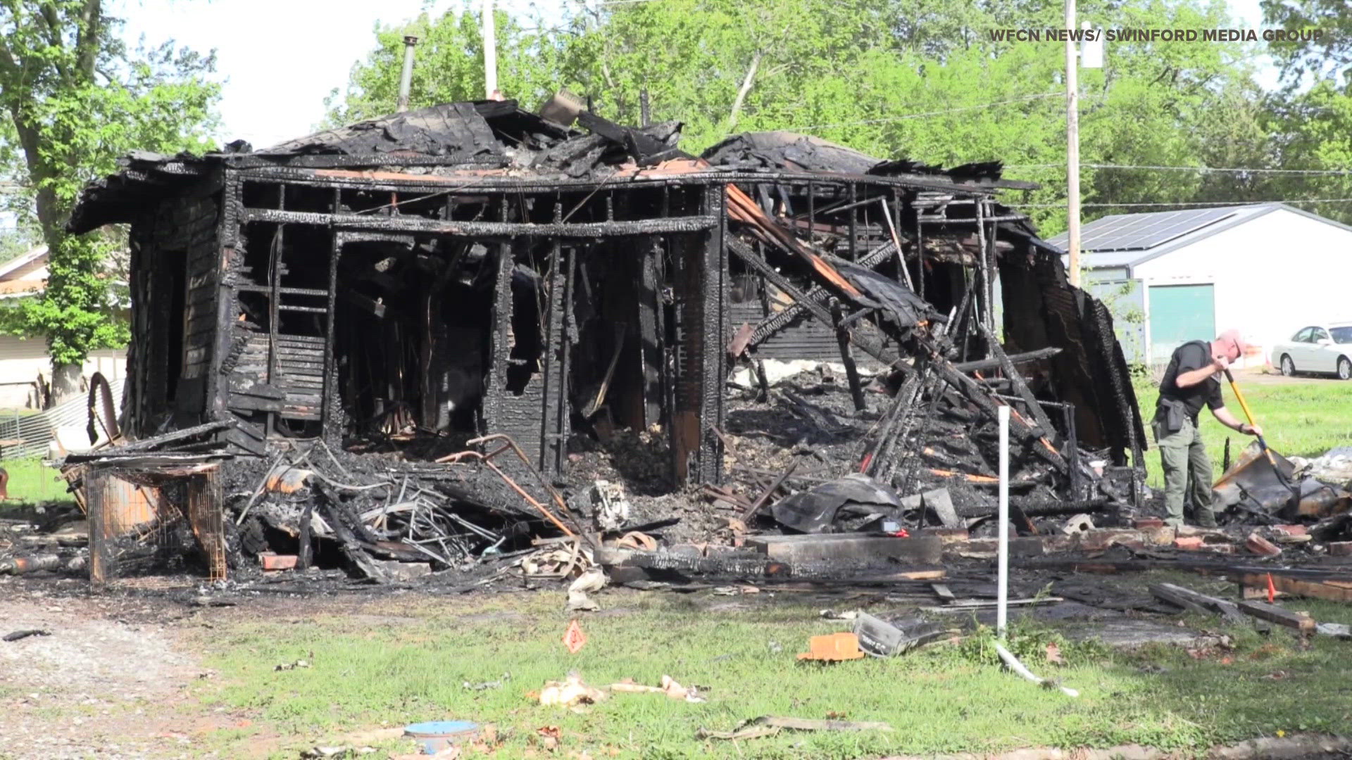 1 dead, 1 injured in possible southern Illinois home explosion