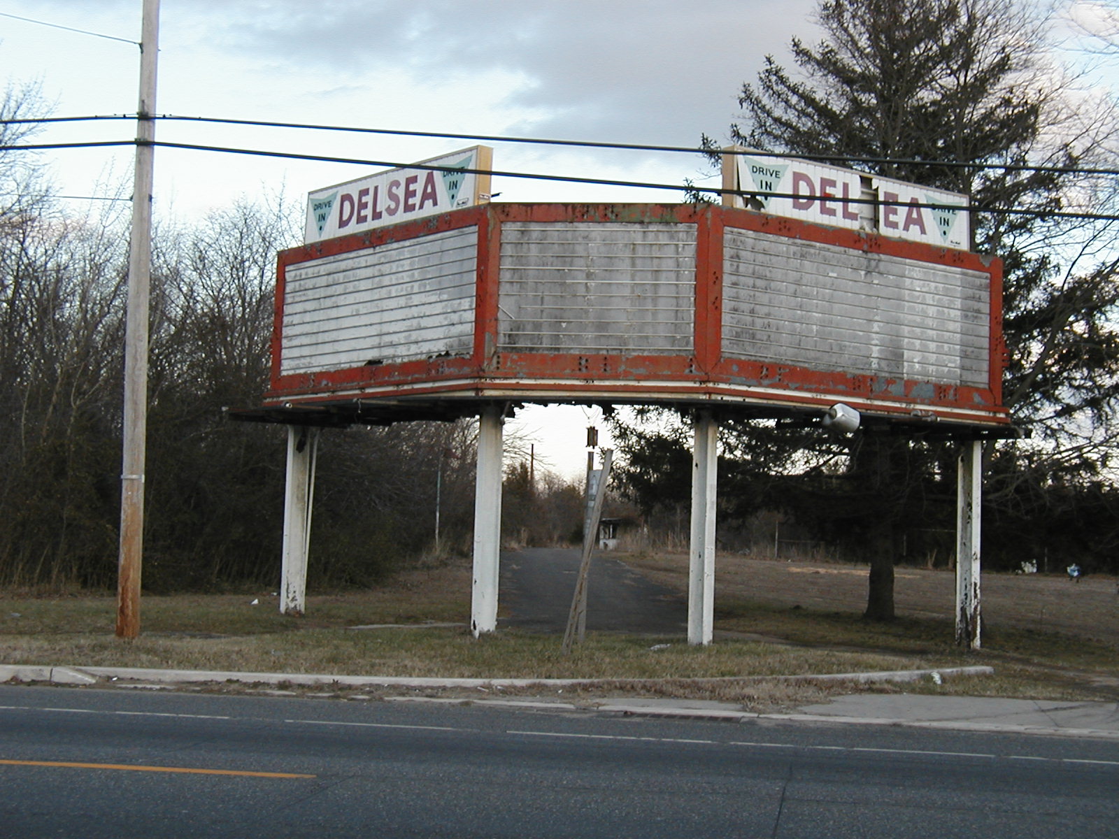 15 best places for a classic drive-in movie night