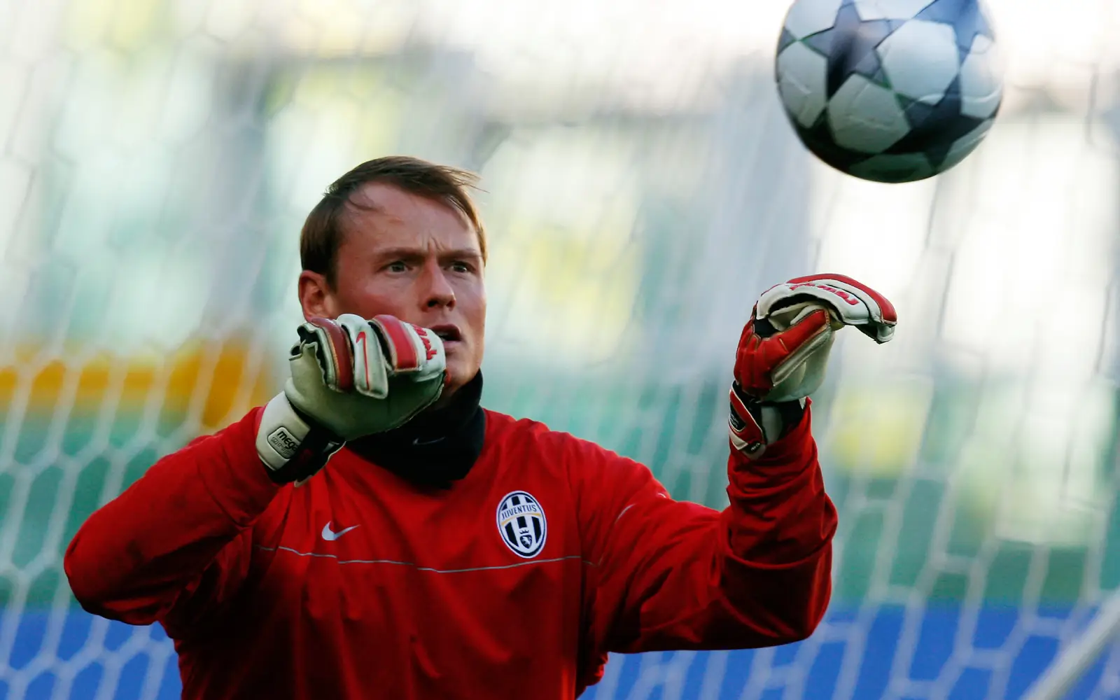 Former Arsenal goalkeeper Manninger dies in road accident aged 48