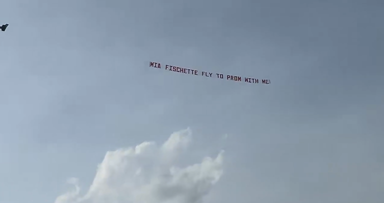 Mason senior takes to the sky for elaborate promposal