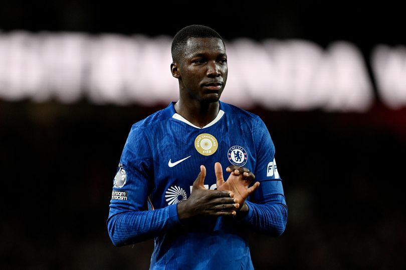 Chelsea told to sign £80m star as perfect Moises Caicedo midfield ...