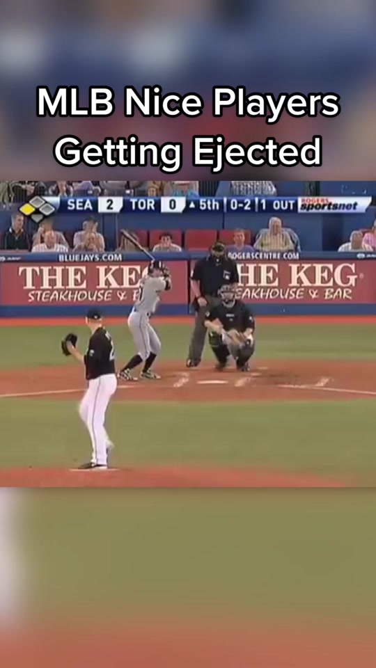 Beltre getting kicked for that has to be one of the dumbest moments I...