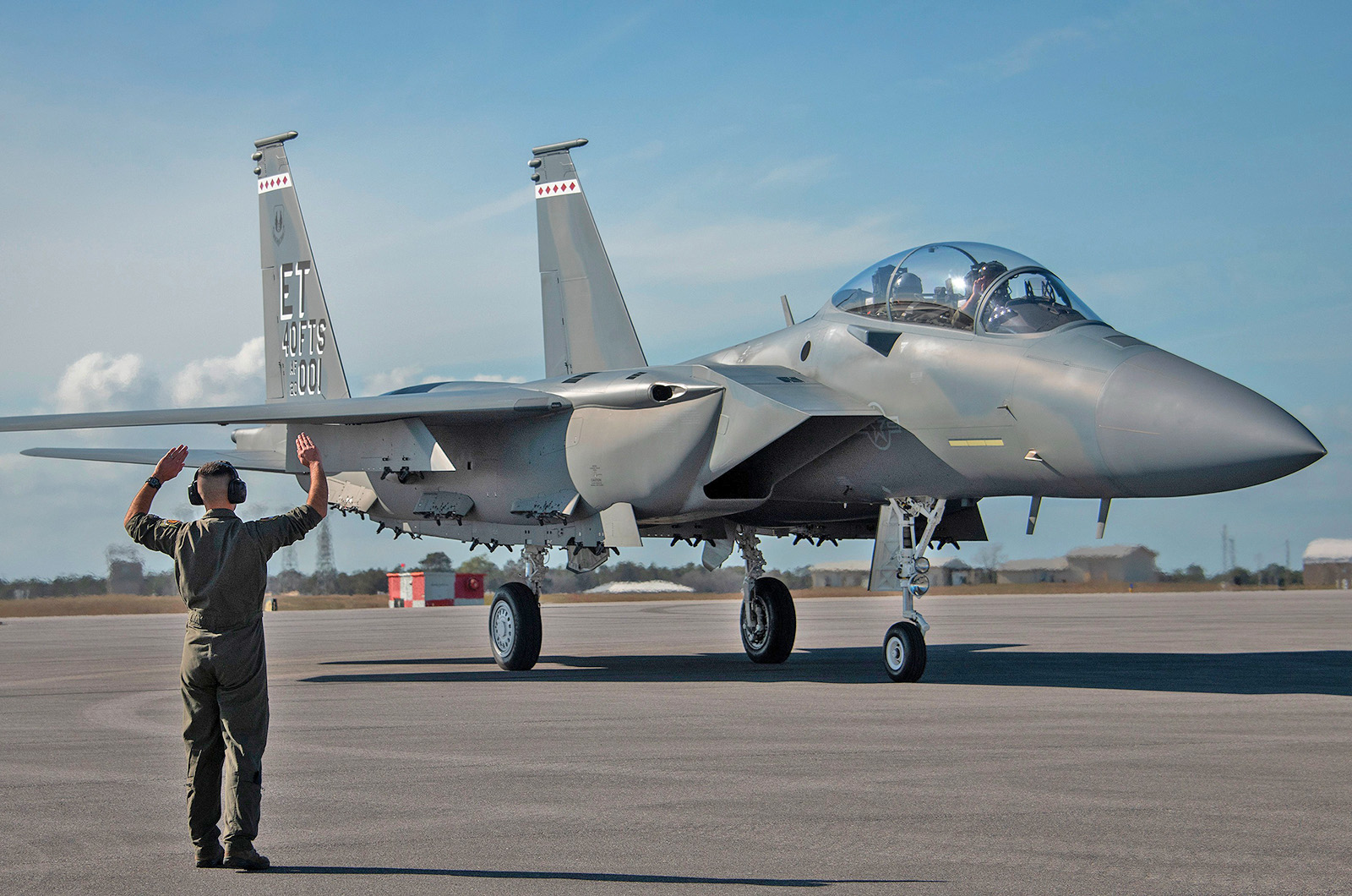 Top 10: Fastest warplanes in service today (including one that will ...