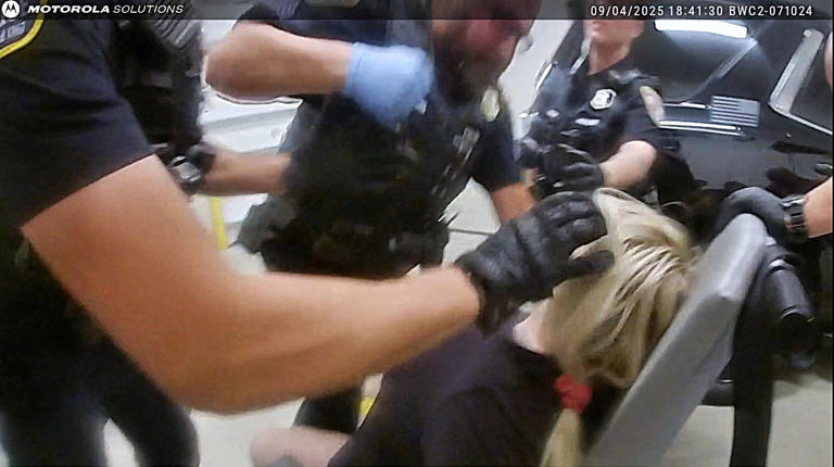 Court hearing for former Brooklyn police sergeant accused of punching ...