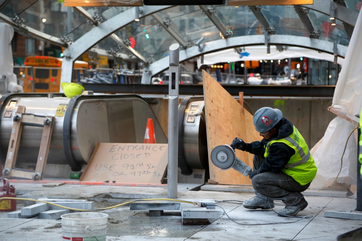 Trump administration restores funding to Manhattan subway project after ...