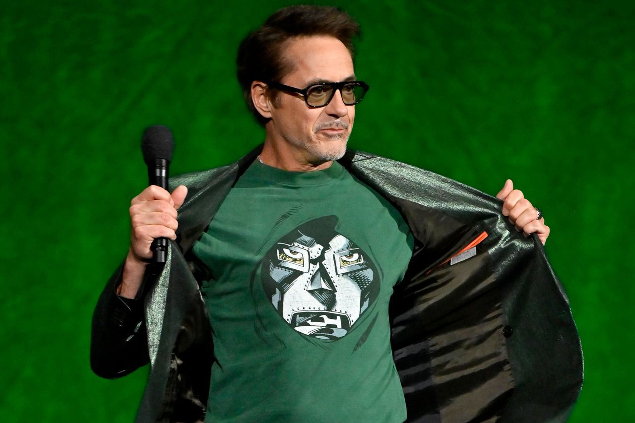 “Avengers” stars Chris Evans and Robert Downey Jr. assemble to preview ...