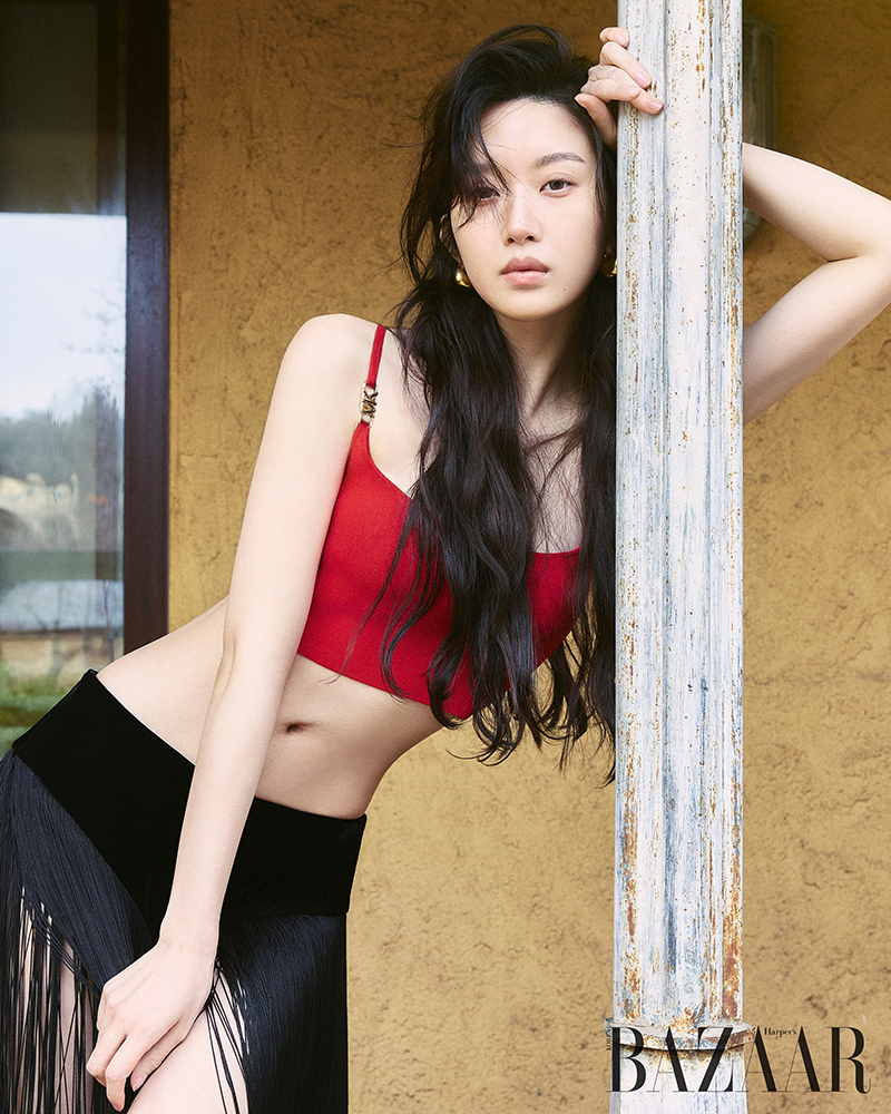 Between wildness and sensuality, the scent of Moon Ga-young reverberates