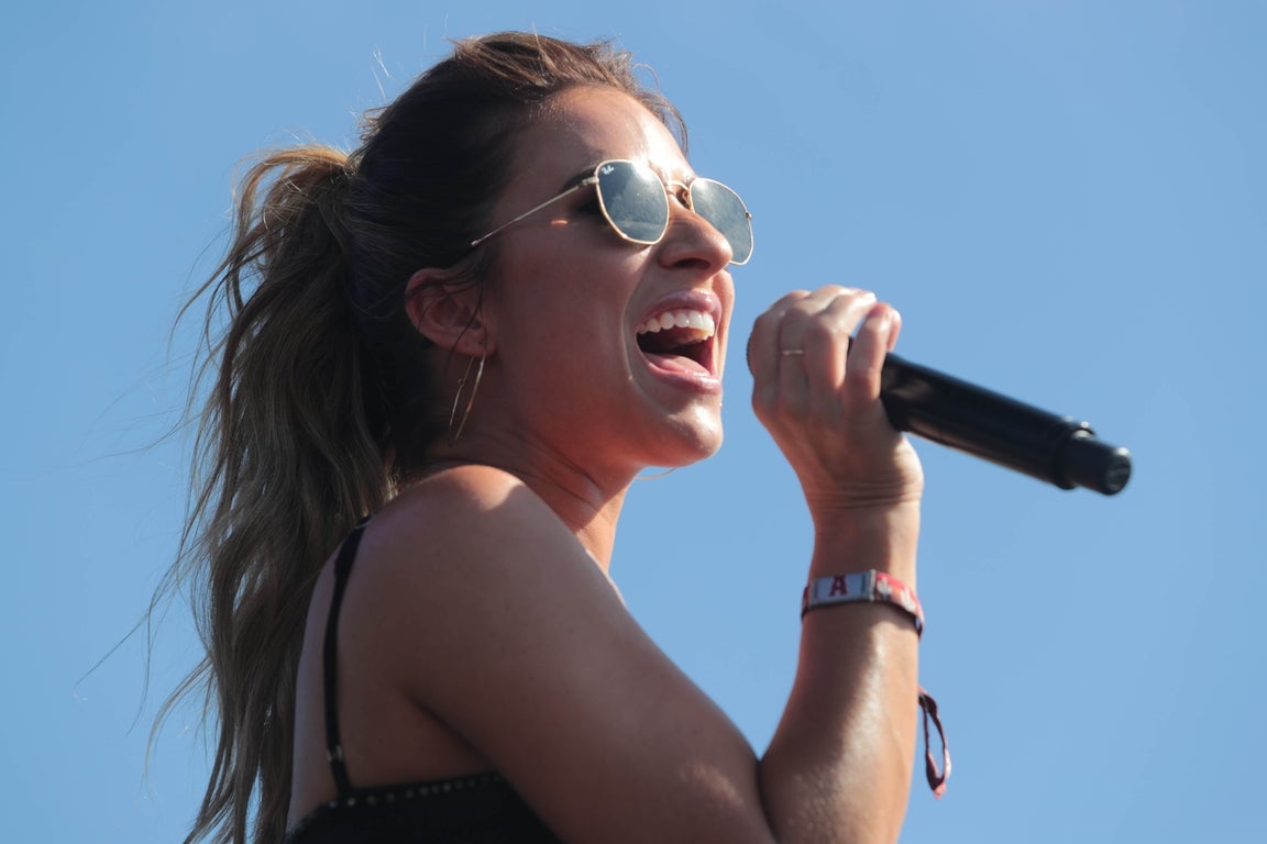 Jessie James Decker, country star and wife of former NFL wide receiver ...