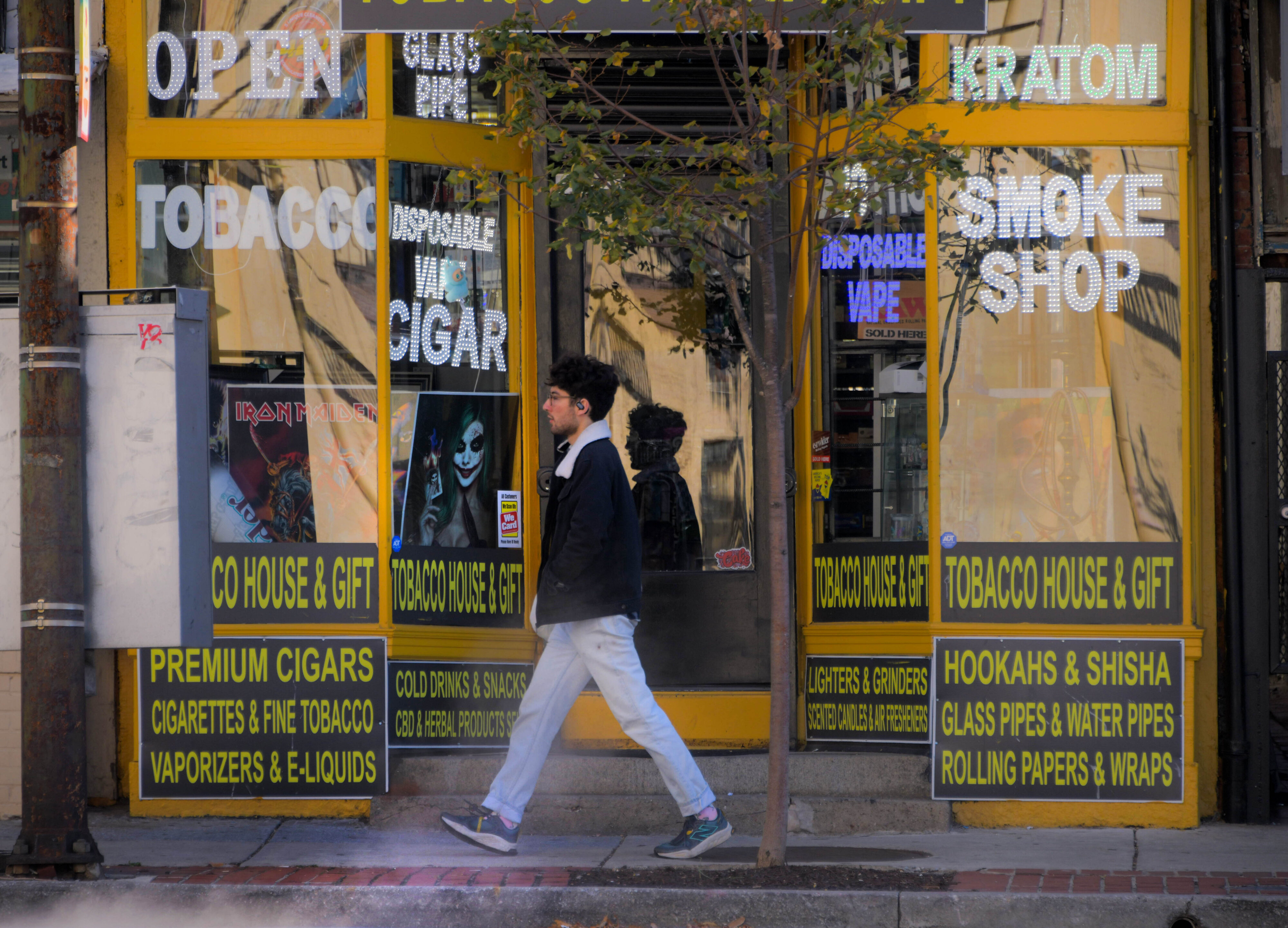 Baltimore City Council committee advances bill to regulate smoke shops