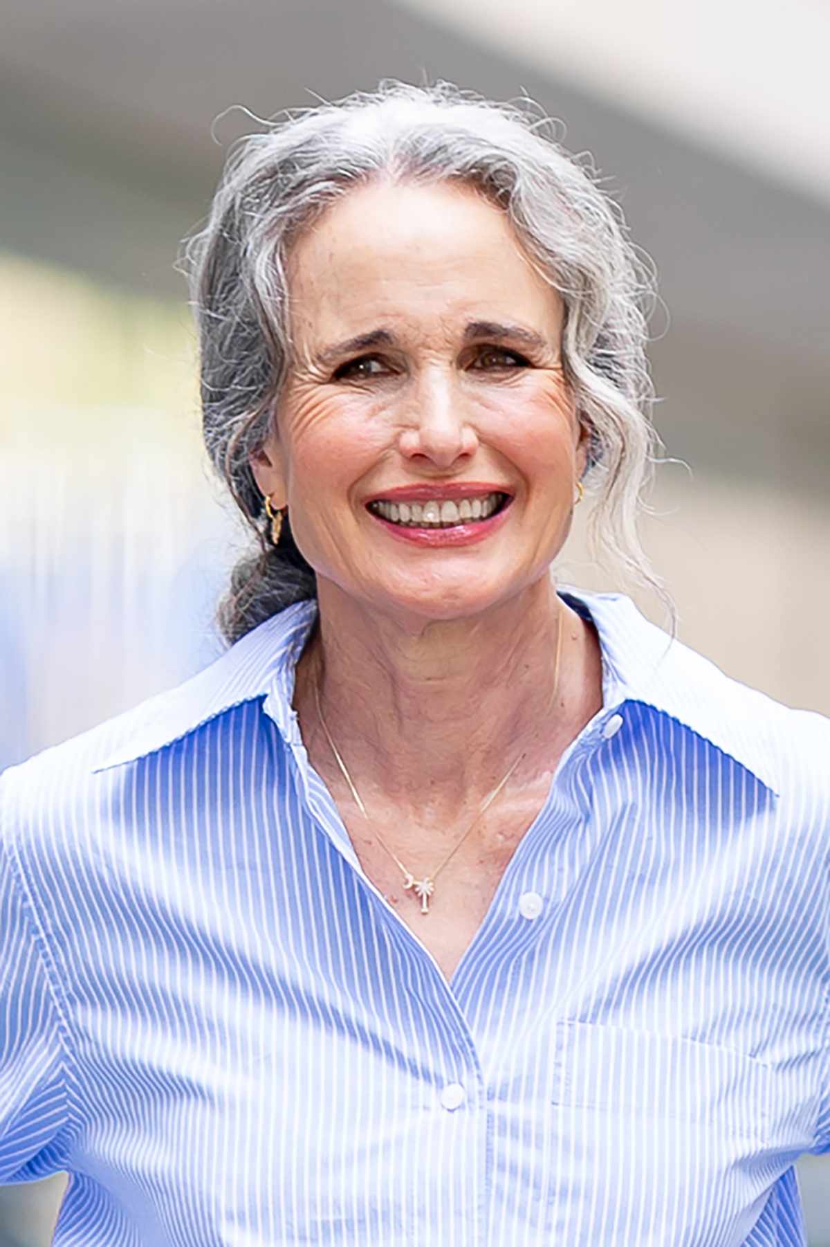 Andie MacDowell wore the leg-elongating optical illusion shoes you need ...
