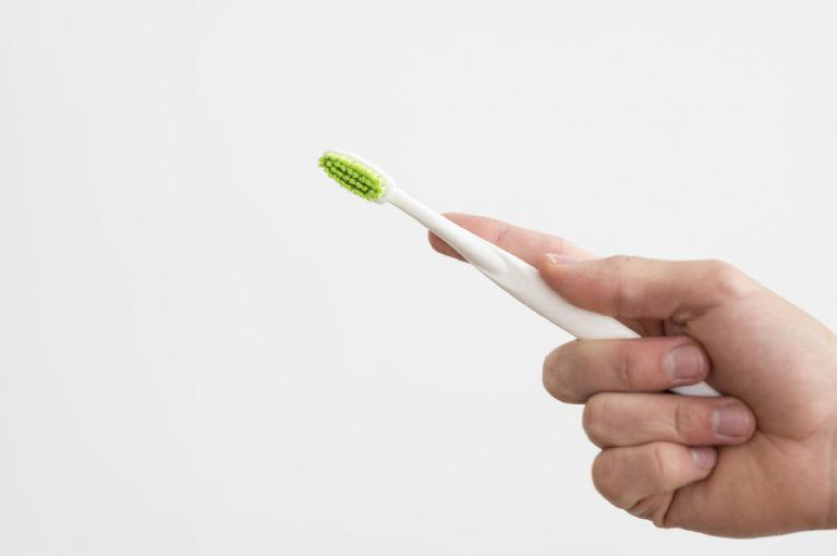 El cepillo de dientes puede ser un caldo de cultivo para las bacterias ...