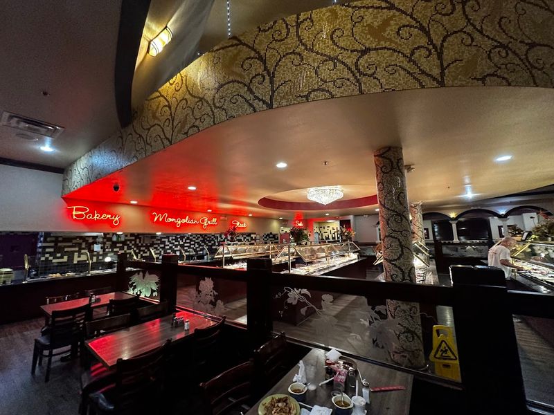 This Arizona restaurant has a massive Chinese buffet that’s absolutely ...