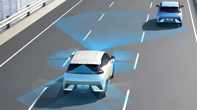 「急に歩道へ突進?」BYDの天神之眼、230万台で相次ぐ誤作動、この車に家族を乗せられるか