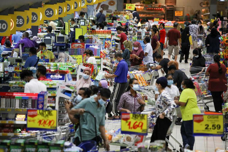 Malaysia's economy grew 5.3% yr/yr in Q1, official advance estimate shows