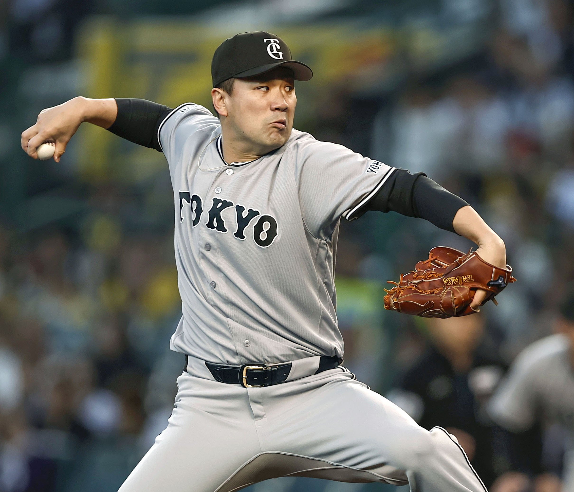 Baseball: Giants' Tanaka earns 202nd win, passes Japan Hall of Famer Nomo