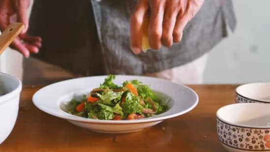 Summer detox salad recipe with seeds, fresh vegetables and lemon ...