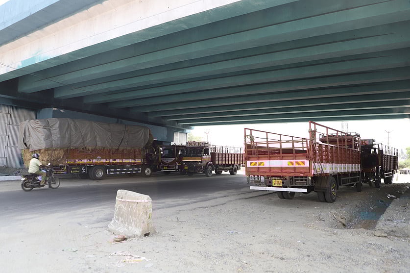 Illegal truck parking under Madampatti bridge raises safety concerns on ...