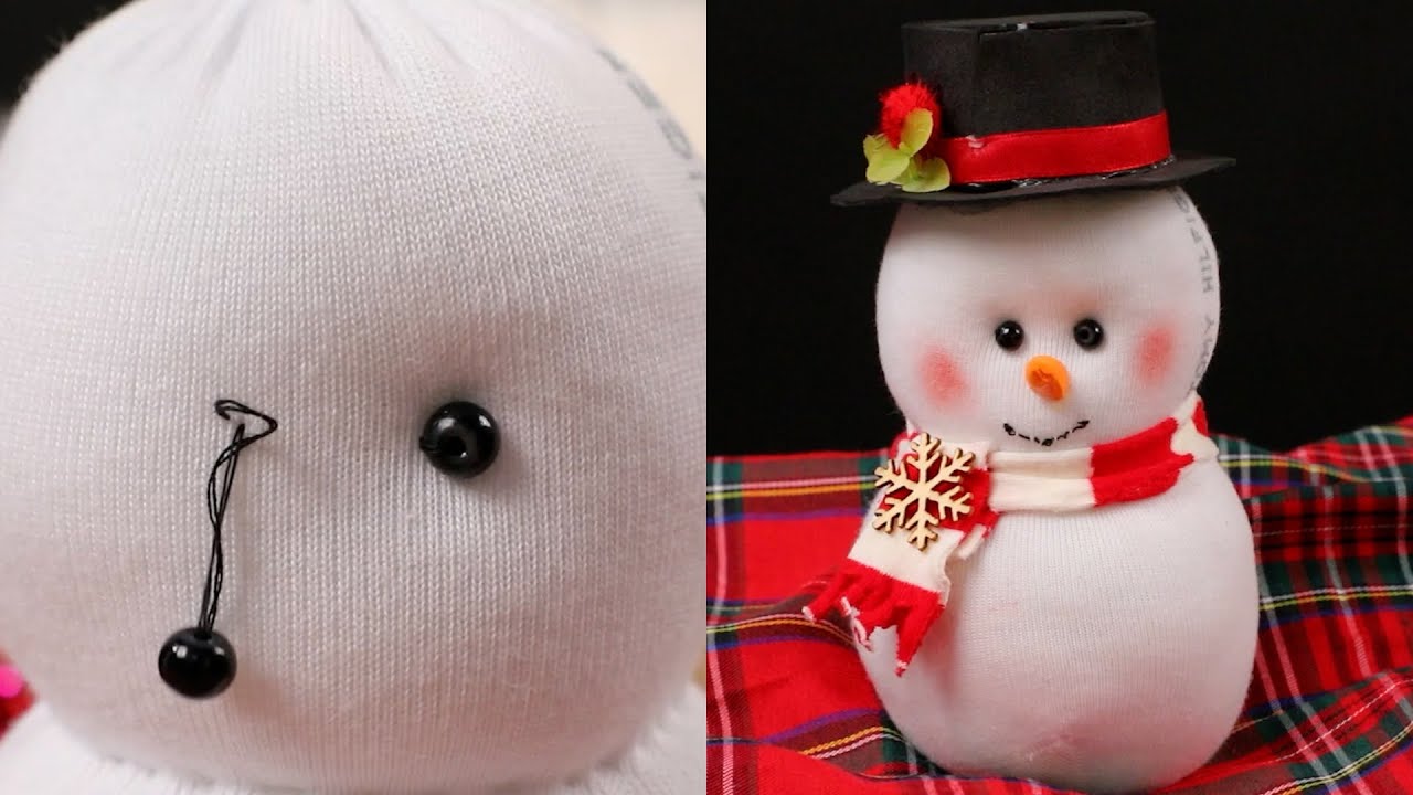 Gorgeous Christmas doll decorations!